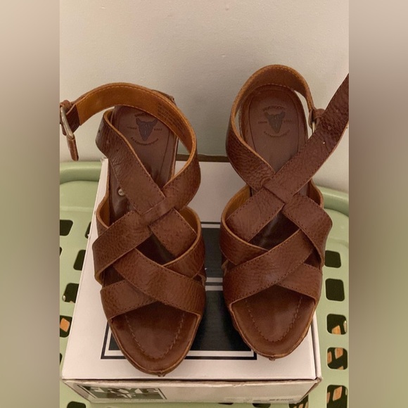 Frye | Shoes | Frye Sarah Platform Sandals | Poshmark